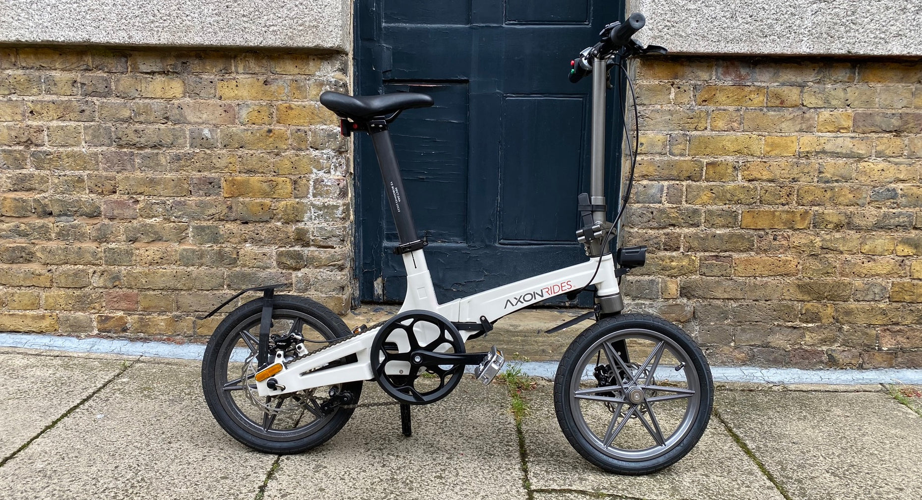 Axon Rides Pro folding electric bike review: "neatly straddles the bal – Electroheads Media Ltd